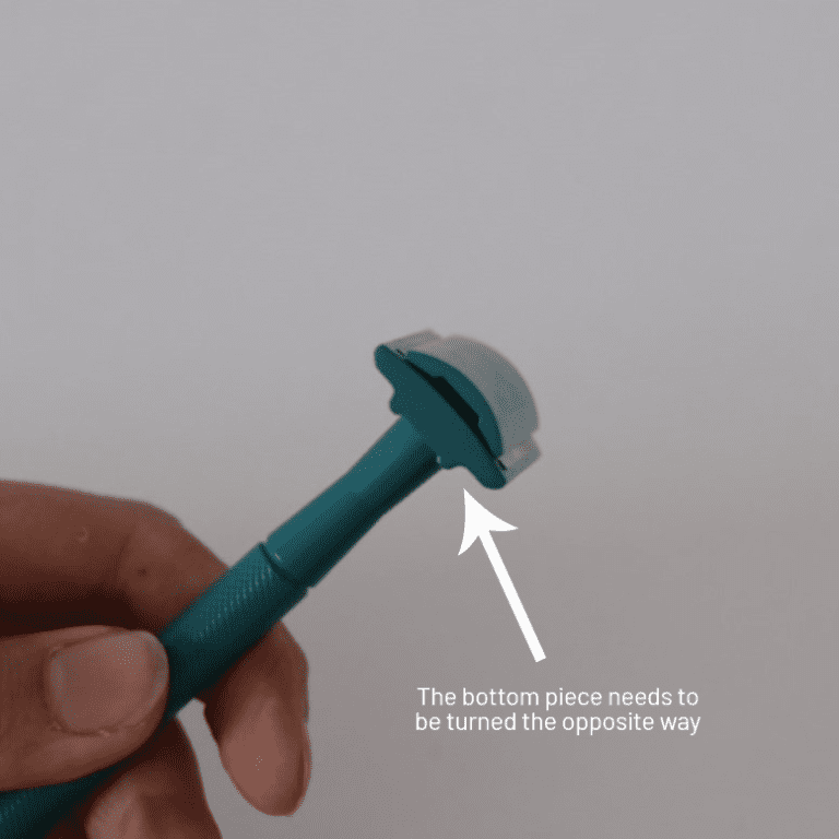 How To Put a Blade In a Safety Razor: A Quick Guide (2025)